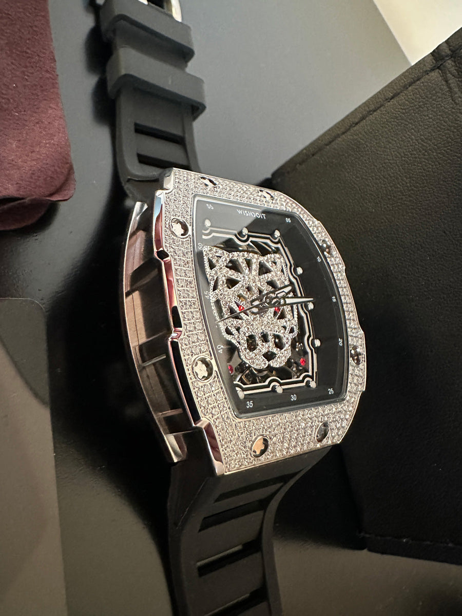 The Art of Watch Design: Exploring the Most Iconic Watch Shapes ...